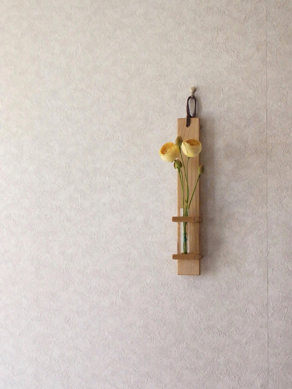 ホオの木の木組み一輪挿し M 04 キラキラ光る杢有り (革d.br) タペストリー・壁掛け paddle 通販 3987054｜Creema ...