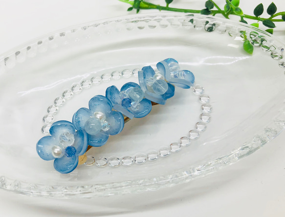 お花のバレッタ〜アジサイ×アクアマリン〜 バレッタ colors＊彩＊ 通販｜Creema(クリーマ) 5460981