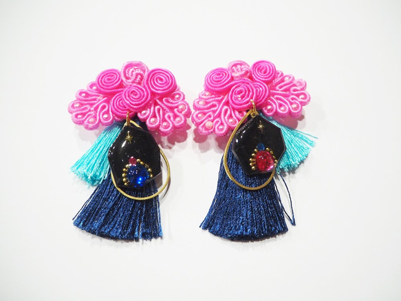 チャイナボタンのピアス【Pink×Navy】 ピアス（スタッド・一粒） CANAC 通販 11211244｜Creema(クリーマ)