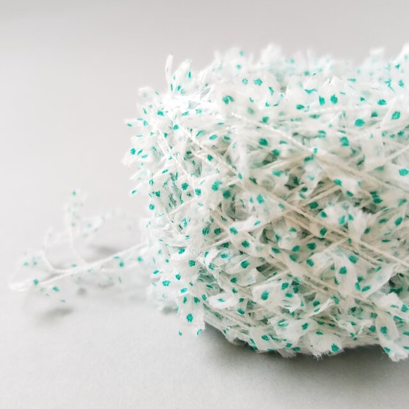 B57「リボンヤーン(ドットグリーン)」素材糸 引き揃え糸 糸・ミシン糸 Lola patti 通販 12594779｜Creema(クリーマ)