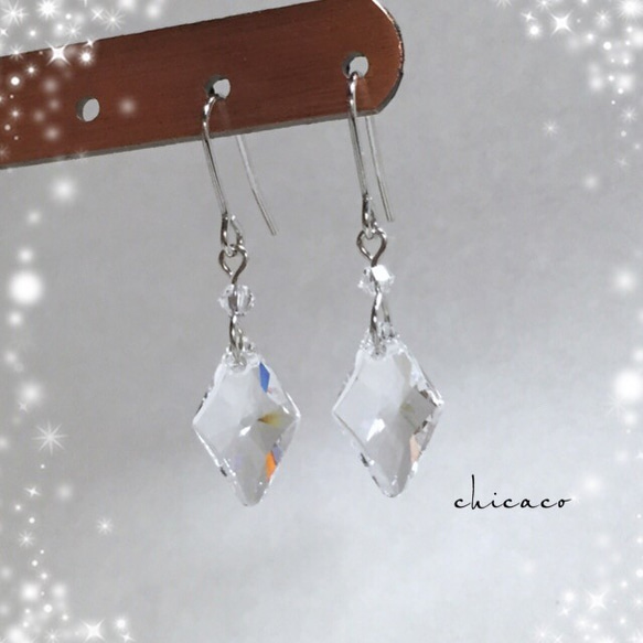 SWAROVSKIロンブスのピアス／イヤリング ピアス（フック・チェーン） chicaco 通販｜Creema(クリーマ)