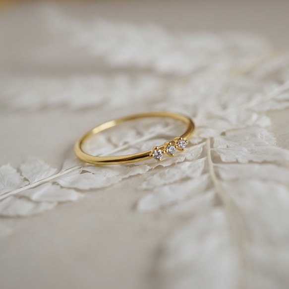 華奢なジルコニアの三つ星リング(TM-R024) 指輪・リング temtem 通販｜Creema(クリーマ) 11589355