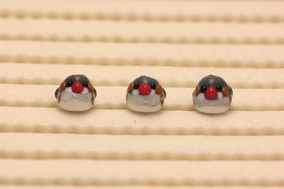 キンカチョウ玉【リニューアル予定、受注休止中】 ビーズ 【閉店】アトリエKozaiku 通販｜Creema(クリーマ) 1728630