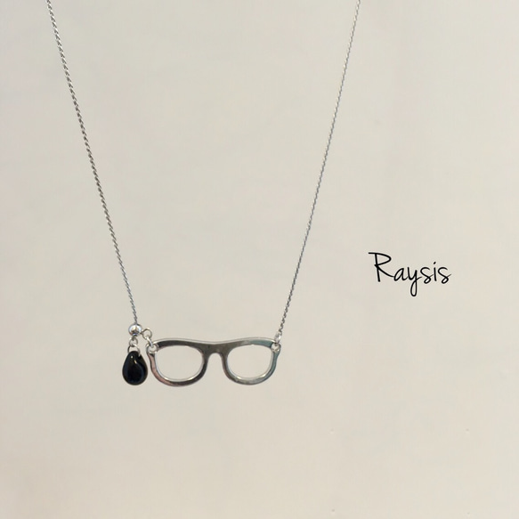 Raysis Tokyo【眼鏡越しの涙 ミニ】メガネチャーム＆チェコビーズY字ネックレス ネックレス・ペンダント Raysis Tokyo ...
