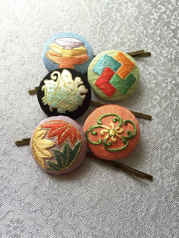 家紋ピン留め:四つ捻ぢ石 ヘアピン biyudo 通販 1884228｜Creema(クリーマ)