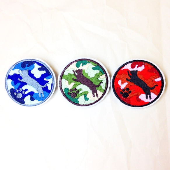 刺繍ブローチ 「ネコ勲章」 ブローチ teku-teku 通販 1698967｜Creema(クリーマ)