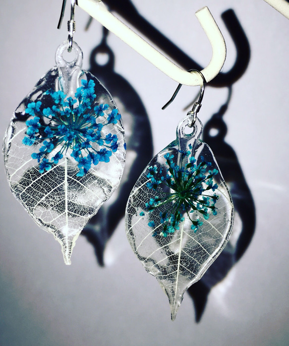 氷みたいな葉っぱのピアスICEleaf ピアス（その他） LunaPeridot 通販 2265077｜Creema(クリーマ)