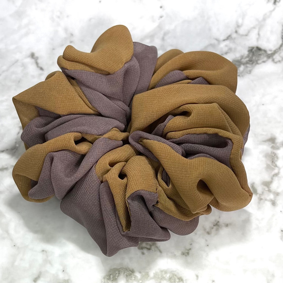 〜晩秋〜2色ふわりんシュシュ☆黄唐茶（きがらちゃ）×KN椛茶 シュシュ UuNYAN 通販 12628593｜Creema(クリーマ)