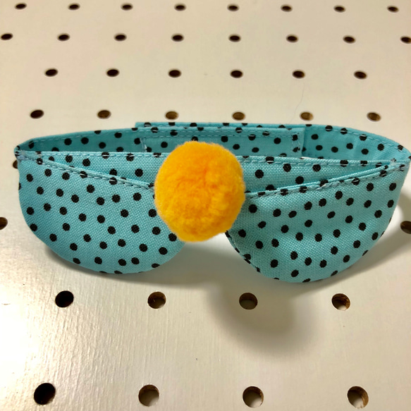 《ねこのつけ襟》ポンポン付き丸襟 ランダムドット/ミズイロ ペット服・アクセサリー ハロー！すみれ 通販 5681782｜Creema(クリーマ)