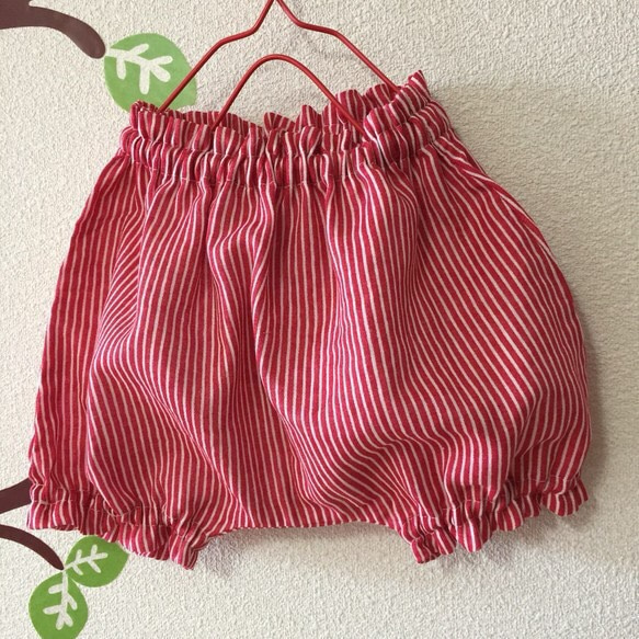 ヒッコリー風の赤ストライプサルエルパンツ ベビー服 kie.ob 通販 2058770｜Creema(クリーマ)