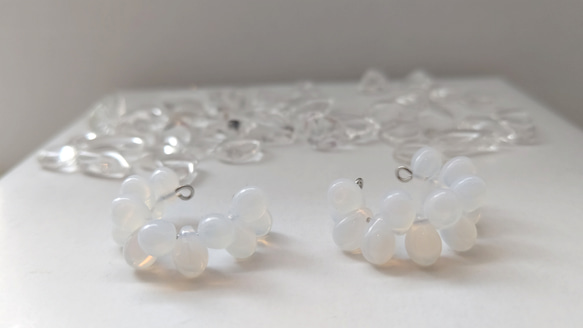 しずくチェコビーズ サージカルステンレス・イヤーカフ☆。.:＊・゜（アレルギー対応） イヤーカフ makot 金属アレルギー用多数有 通販 ...