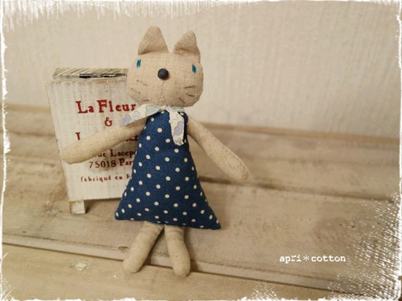 ぷちねこのナチュル＊インディゴブルードットドレス～リバティストール＊バッグチャーム その他人形 apri*cotton 通販 1692955 ...