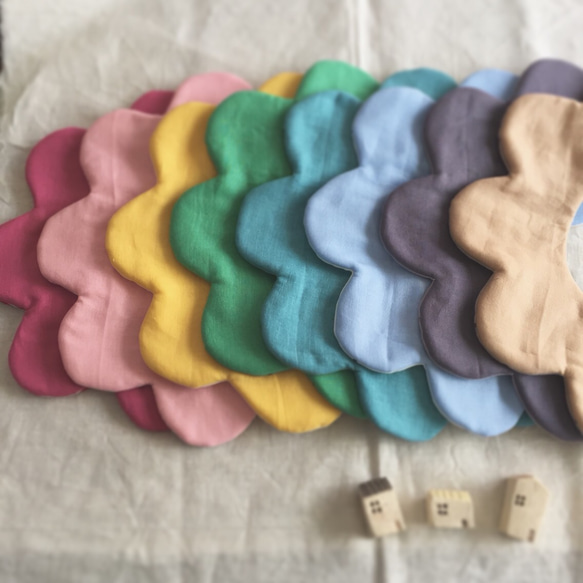 リバーシブル＊どこから見ても可愛いお花のスタイ＊ スタイ・よだれかけ SHIMA. 通販 1853162｜Creema(クリーマ)