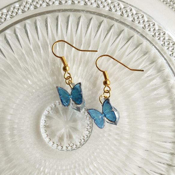 蒼い蝶のピアス(イヤリング交換可) ピアス（フック・チェーン） Minette ミネット 通販 2543783｜Creema(クリーマ)
