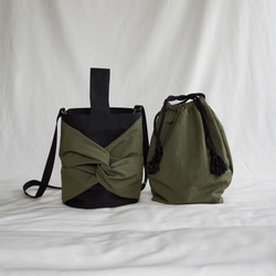 ツイストリボンの2wayバケツバッグ【ブラック×カーキ】 バケツバッグ Team Blue HULK 通販 12047901｜Creema(クリーマ)