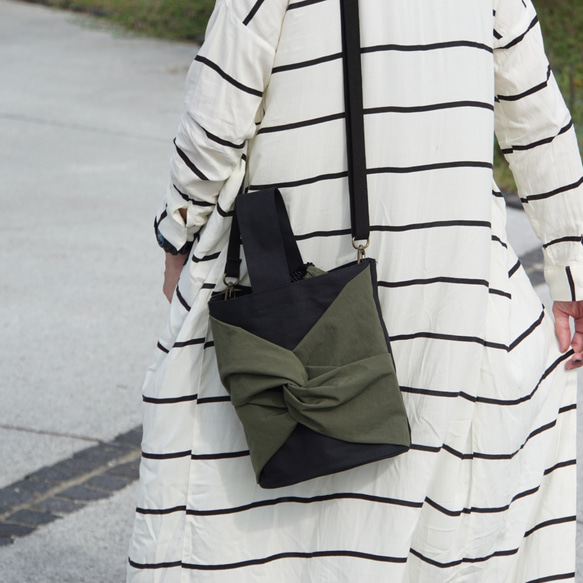 ツイストリボンの2wayバケツバッグ【ブラック×カーキ】 バケツバッグ Team Blue HULK 通販 12047901｜Creema(クリーマ)