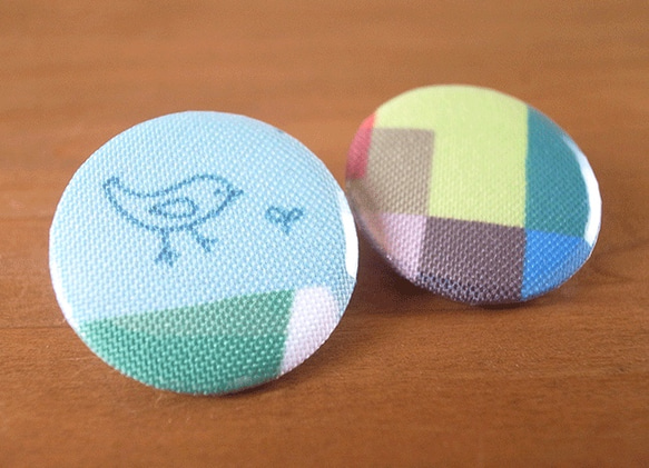 コトリの缶バッチセットc01 ブローチ marmiter Labo 通販 831173｜Creema(クリーマ)