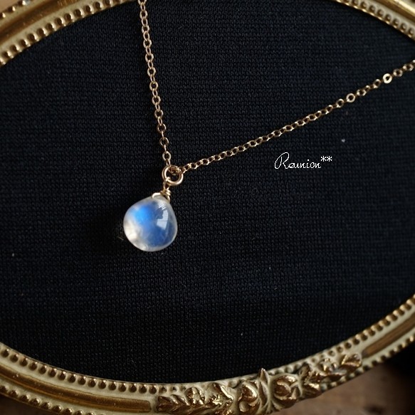 ブルームーンストーンプチネックレス 14KGF ネックレス・ペンダント petit la reve 通販 12305094｜Creema(クリーマ)