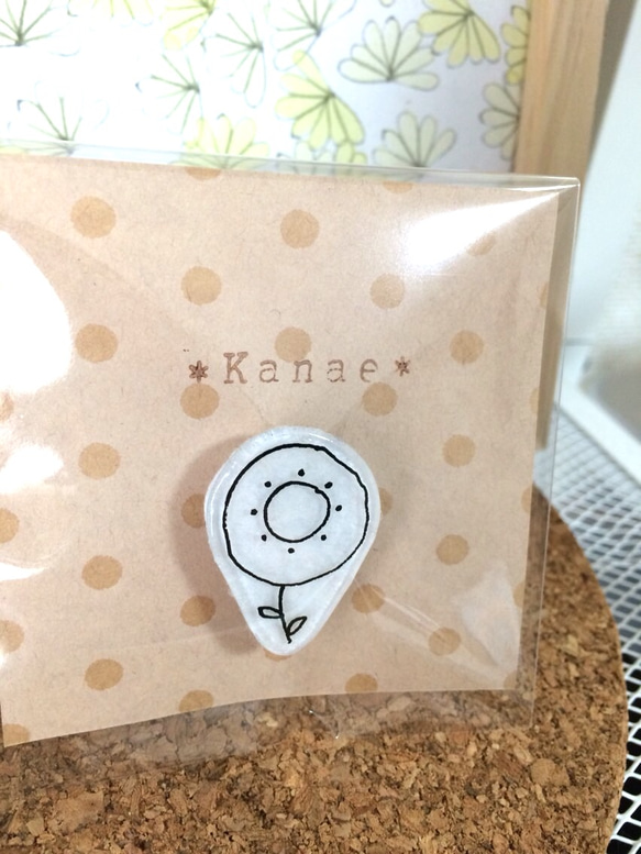 北欧風お花ブローチ ブローチ kanae ¨̮⋆♡⋆ 通販 1736257｜Creema(クリーマ)