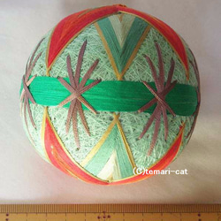 絹てまり「ポインセチア」薄緑地 手まり 手毬 手鞠 その他インテリア雑貨 手毬猫の店 通販 2760410｜Creema(クリーマ)