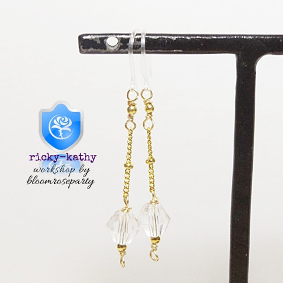 シンプル 樹脂フック こま/そろばんの水晶 ピアス（フック・チェーン） ricky-kathy 通販｜Creema(クリーマ) 4640509