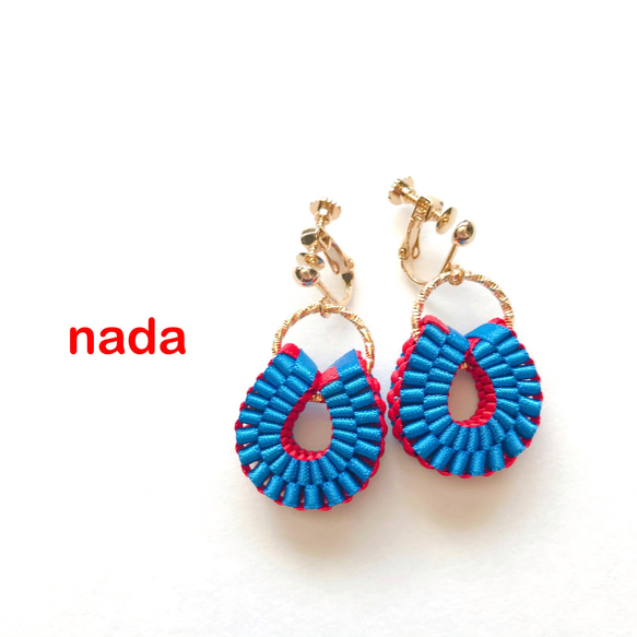 リボンでできた馬蹄モチーフのピアス/イヤリング変更可/エーゲ海ブルー×レッド ピアス（フック・チェーン） nada 通販 10021181 ...