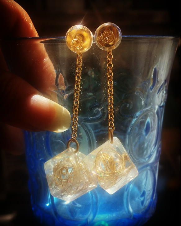 展示品 オルゴナイトキューブピアス2waytype ピアス（その他） Frangipani 通販 2336870｜Creema(クリーマ)