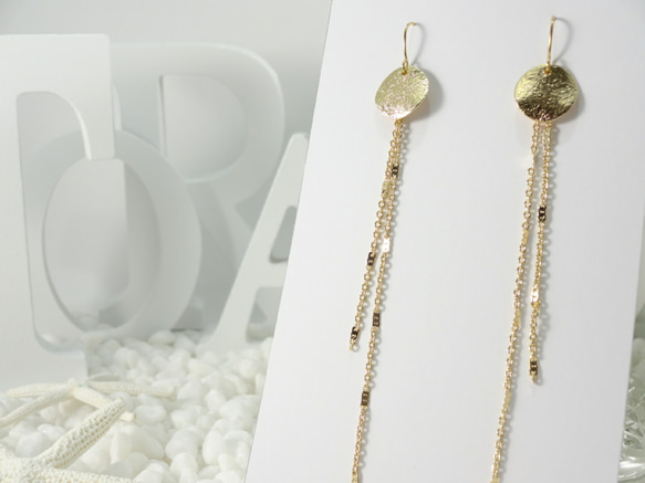 ラウンドチャーム＆チェーンフリンジ フックピアス ピアス（フック・チェーン） TORACO 通販｜Creema(クリーマ) 2040966