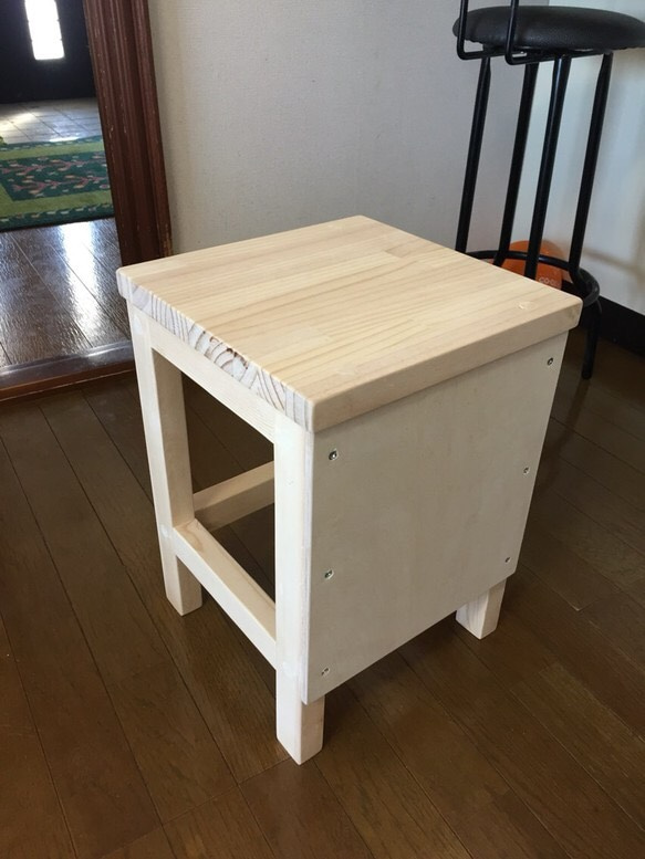 無塗装 懐かしいカフェ風パイン集成材図工室の椅子 椅子（チェアー）・スツール たちゃ 通販｜Creema(クリーマ) 1782148