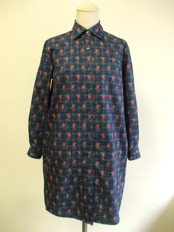 【在庫無し】イギリス騎兵隊柄プリント ベルト付きシャツワンピース 着丈90cm M～Lサイズ 紺色 受注生産 ワンピース まつこ 通販 ...