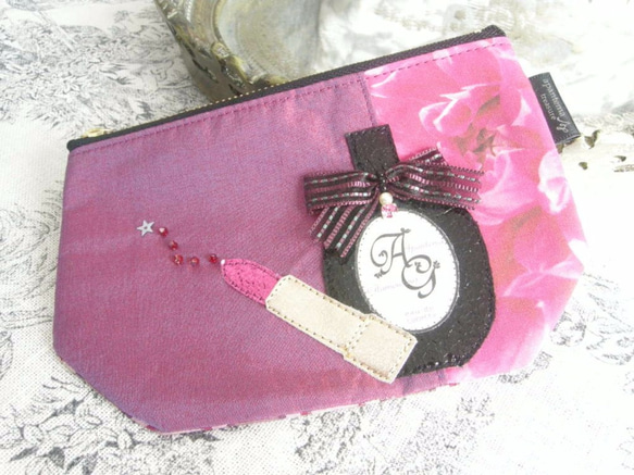 タイシルクのフラットポーチmini -Garnet/Perfume&Lipstick- ポーチ apantema 通販 1821160 ...