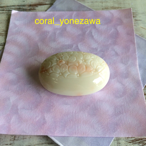 花模様(^-^)珊瑚ブローチ ブローチ Mindchiechie 通販｜Creema(クリーマ) 1904599
