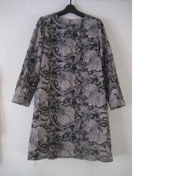 綿混刺繍レース・グレージュにネイビー・長袖チュニック・着丈86㎝迄のオーダー チュニック 夕焼け 通販 12460922｜Creema(クリーマ)