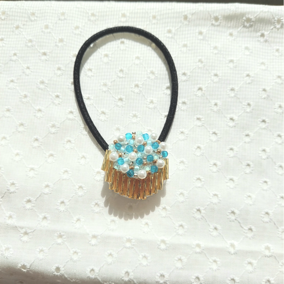 大人かわいいビーズ刺繍のヘアゴム（大）《ブルー》 ヘアゴム キラリカ 通販 1848518｜Creema(クリーマ)