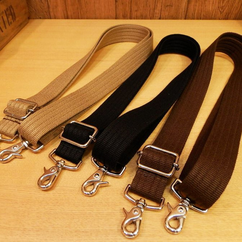 受注生産♪黒ペイズリー柄レザーのサコッシュ日本製ブラック本革 受注生産♪黒ペイズリー柄レザーのサコッシュ日本製ブラック本革