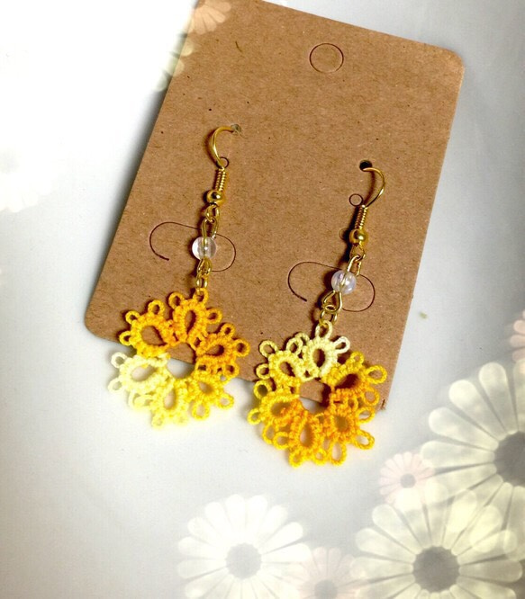 【タティングレース】ふんわりレースのお花ピアス ピアス（フック・チェーン） ☆ゆずゆず☆ 通販｜Creema(クリーマ) 1920794