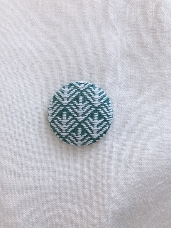 再＊ 布色⑤〜⑧ ブローチ、ヘアゴム他〈松笠〉3.8cm ブローチ irotoridori 通販 4089594｜Creema(クリーマ)