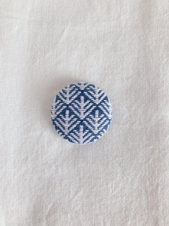 再＊ 布色⑤〜⑧ ブローチ、ヘアゴム他〈松笠〉3.8cm ブローチ irotoridori 通販 4089594｜Creema(クリーマ)