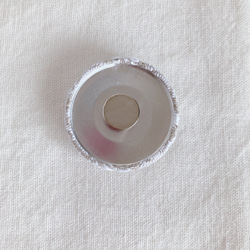 再＊ 布色⑤〜⑧ ブローチ、ヘアゴム他〈松笠〉3.8cm ブローチ irotoridori 通販 4089594｜Creema(クリーマ)