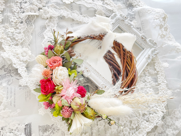 新作早割＊ベリーローズプリザーブドフラワー可愛い癒しのナチュラルフラワーリース リース iko 通販 11549288｜Creema(クリーマ)