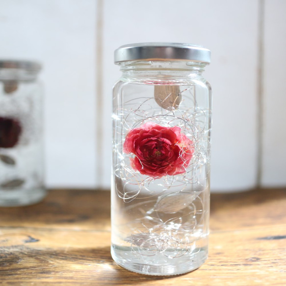 スノーローズ：ハーバリウム ハーバリウム・植物標本 ami 通販 4618918｜Creema(クリーマ)