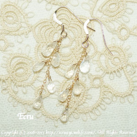 *Juno*ムーンストーンのピアス ピアス（フック・チェーン） 綾 通販 4032410｜Creema(クリーマ)